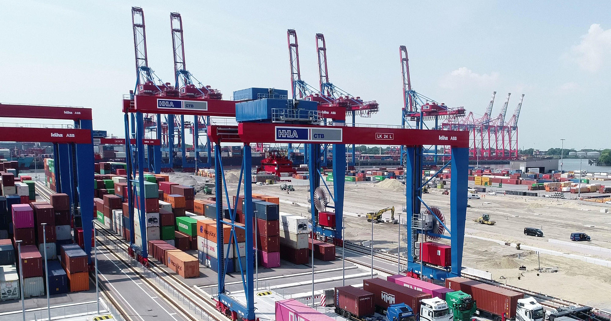 The crane thinks for itself